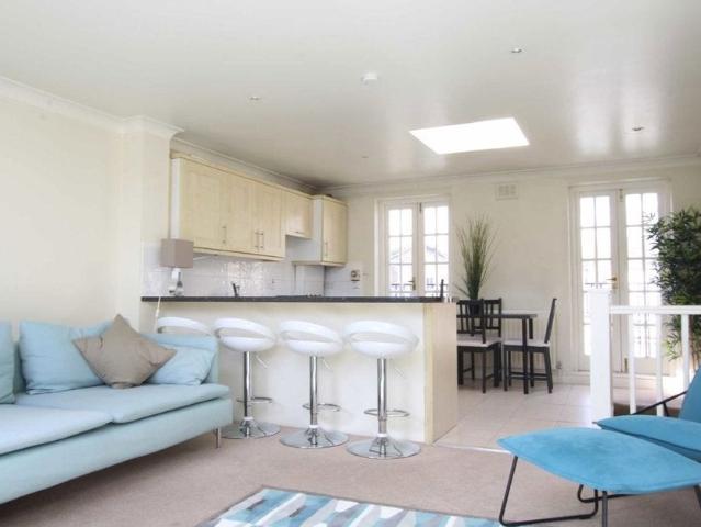 Apartment at Regent's Park Road, Greater London