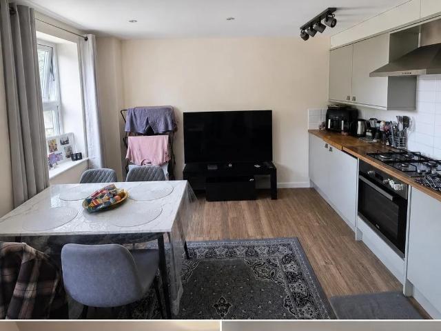 Apartment at Regents Park Road, Southampton