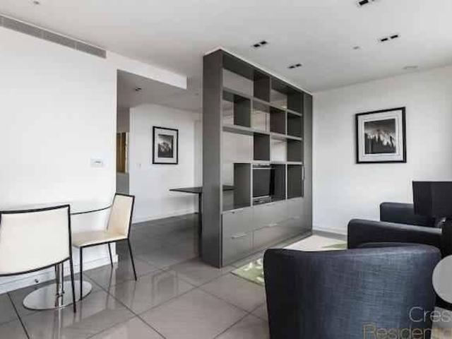 Apartment at Regent's Place Plaza, Greater London