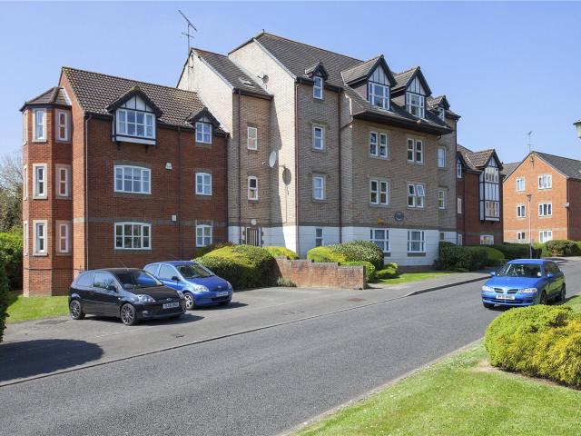 Apartment at Rembrandt Way, Reading