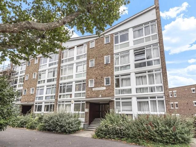 Apartment at Renfrew Road, Greater London