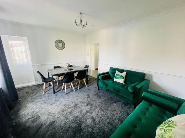 Apartment at Renfrew Street, Viewpark