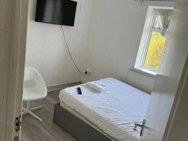 Apartment at Restons Crescent, Greater London
