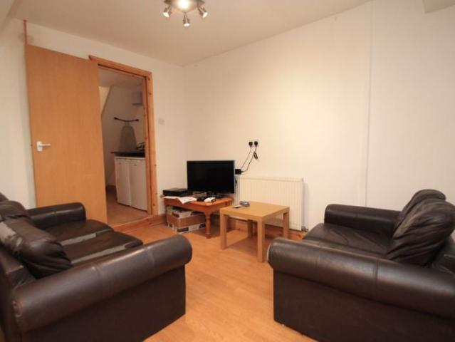 Apartment at Rhymney Street, Cardiff
