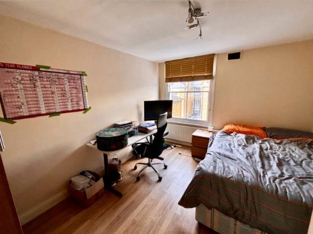 Apartment at Rita Road, Greater London
