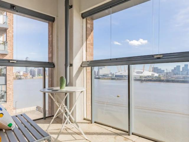 Apartment at River Barge Close, Greater London
