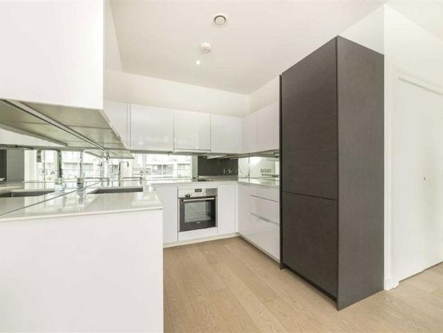 Apartment at River Gardens Walk, Greater London