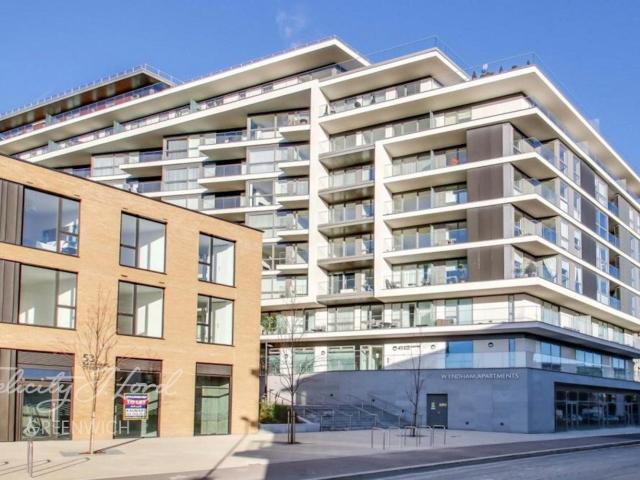 Apartment at River Gardens Walk, Greater London