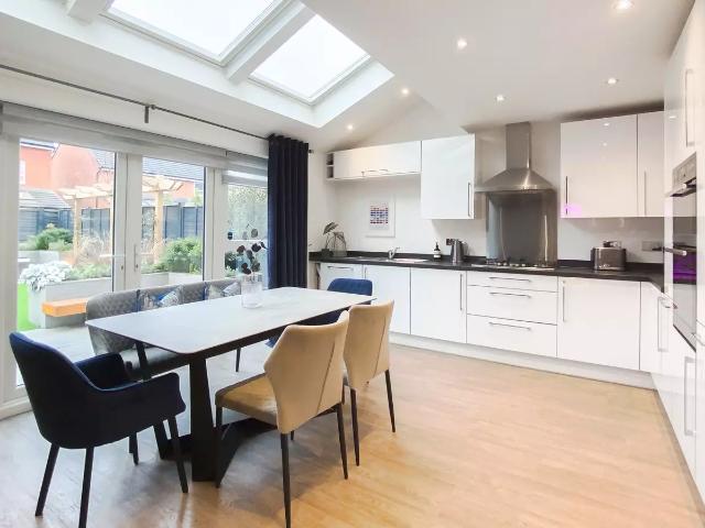 Apartment at River View Drive, Salford