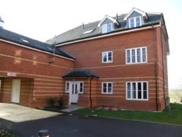 Apartment at Riverhead Close, Greater London