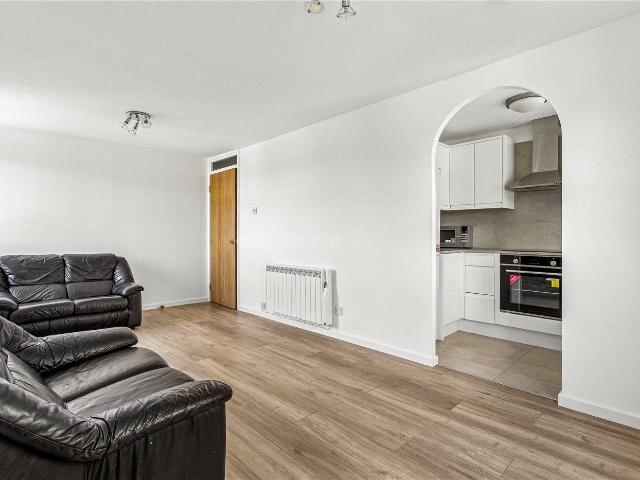 Apartment at Riverside Close, Greater London