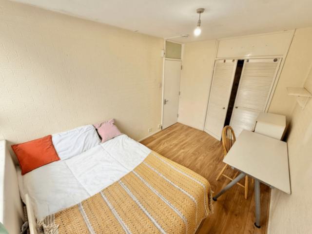 Apartment at Ricardo Street, Greater London