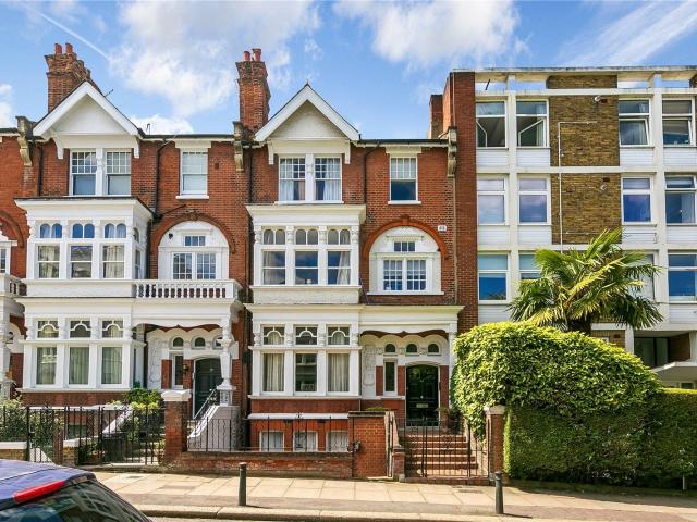 Apartment at Richmond Hill, Greater London