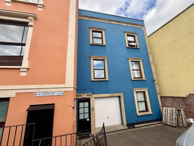 Apartment at Richmond Hill, London