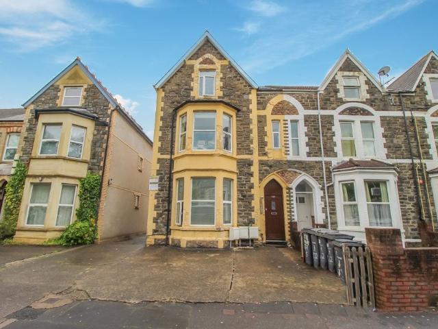 Apartment at Richmond Road, Cardiff