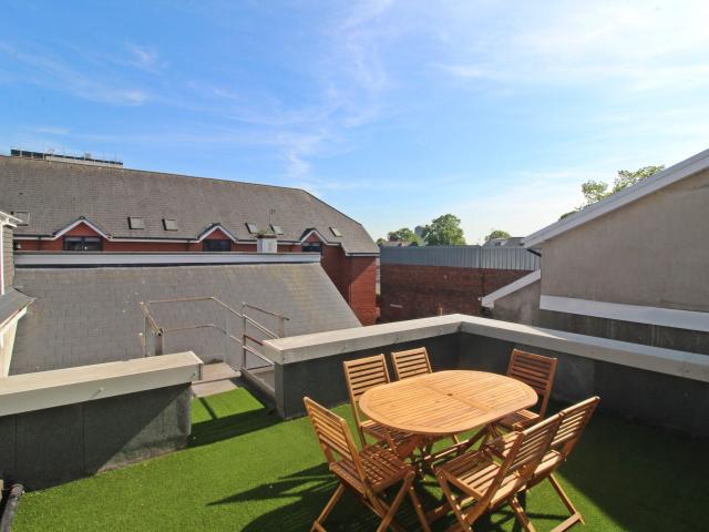 Apartment at Richmond Road, Cardiff