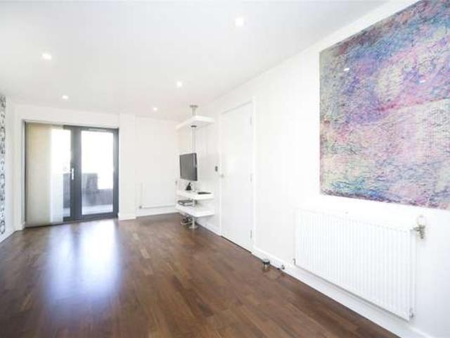 Apartment at Richmond Road, Greater London