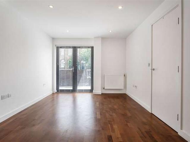Apartment at Richmond Road, Greater London