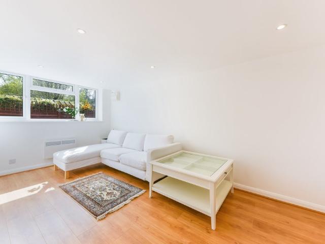 Apartment at Richmond Road, Greater London