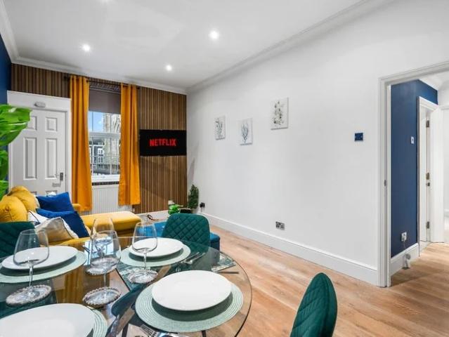 Apartment at Richmond Terrace, Brighton