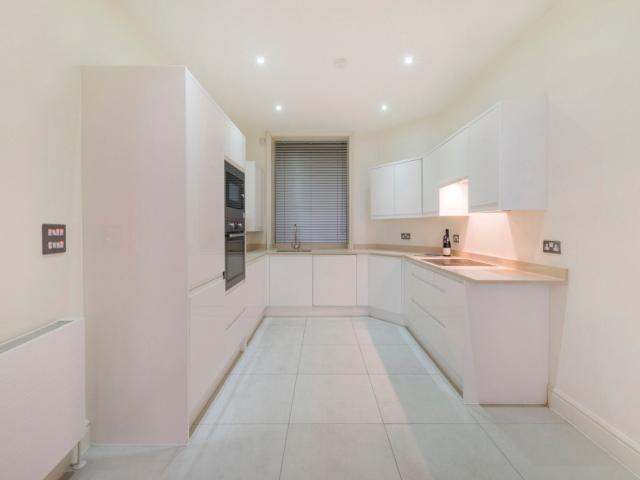 Apartment at Ridgmount Gardens, Greater London