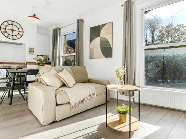 Apartment at Ridgway Road, Greater London