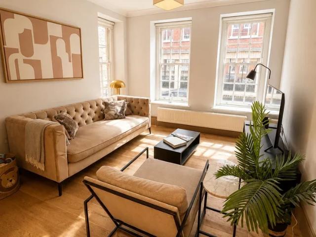 Apartment at Riding House Street, City of Westminster