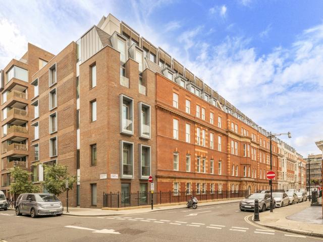 Apartment at Riding House Street, City of Westminster