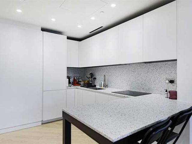 Apartment at Ring Road, Greater London