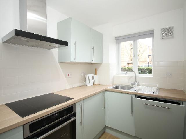 Apartment at Ringwood Gardens, Greater London
