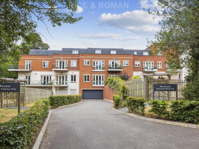 Apartment at Rise Road, Sunningdale