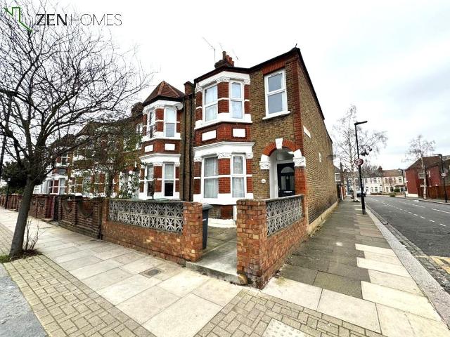 Apartment at Rutland Gardens, Greater London