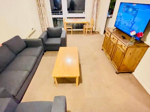 Apartment at Rufford Close, Greater London