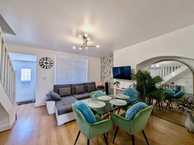 Apartment at Rugby Gardens, Greater London