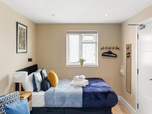 Apartment at Runnymede Gardens, Greater London