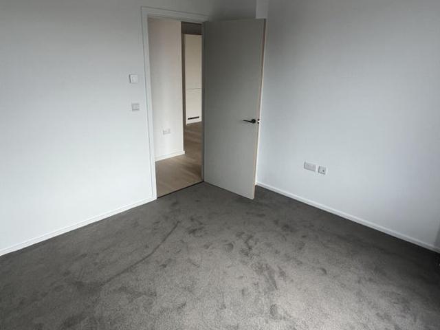 Apartment at Runway Avenue, Bristol