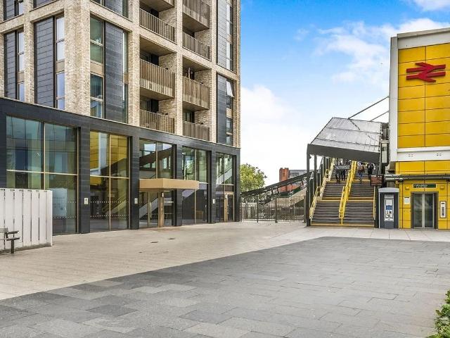 Apartment at Ruskin Square, Greater London