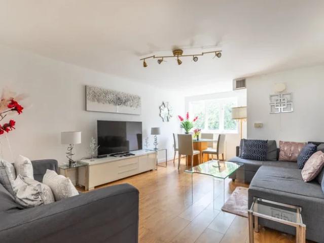 Apartment at Rushgrove Street, Greater London