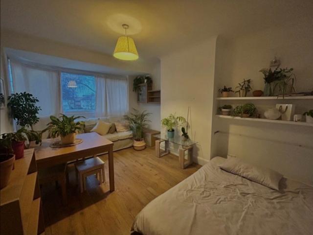 Room at Russell Close, Greater London