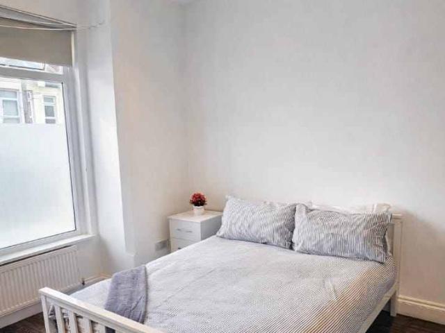 Apartment at Russell Road, Greater London