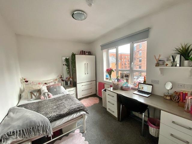 Room at Russell Street, Nottingham