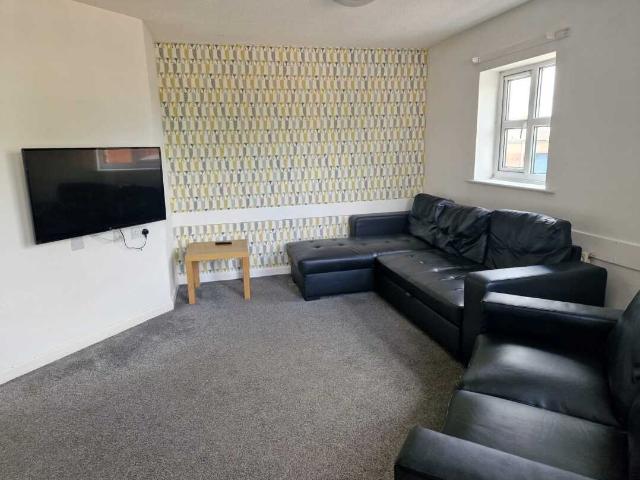 Room at Russell Street, Nottingham