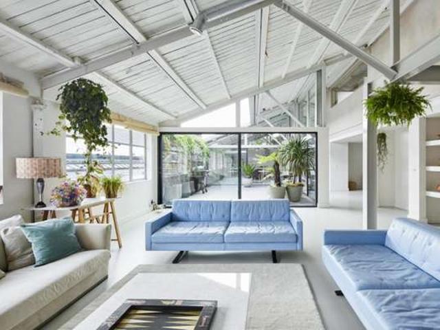 Apartment at Rusper Close, Greater London