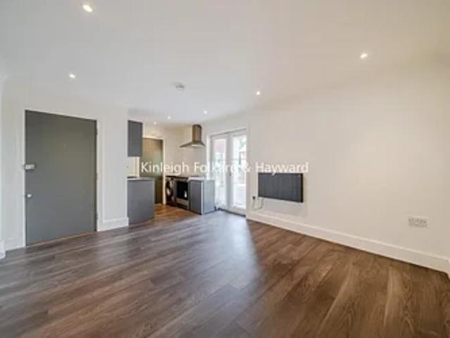 Apartment at Rye Hill Park, Greater London