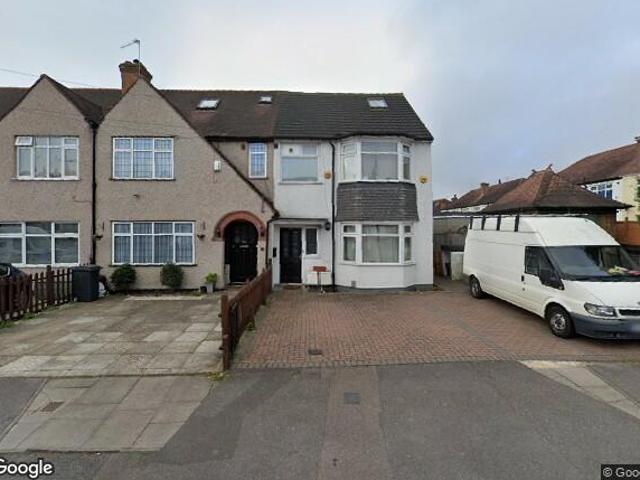 Apartment at Ryefield Avenue, Greater London