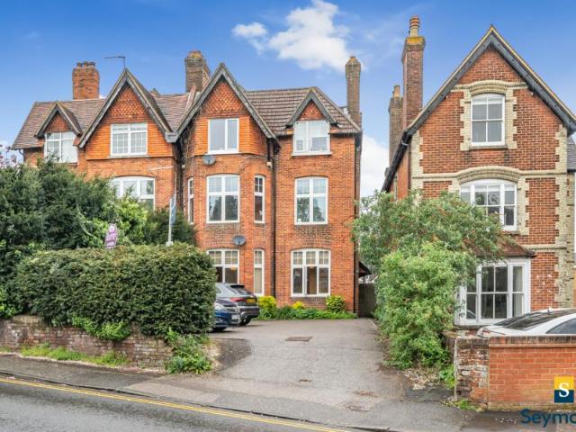 Apartment at Wodehouse Place, Guildford