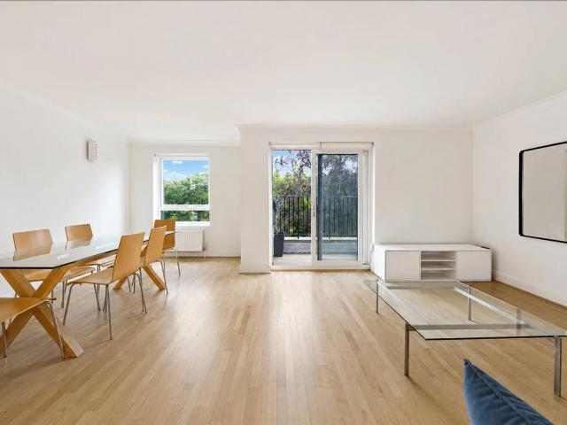 Apartment at Wood Lane, Greater London
