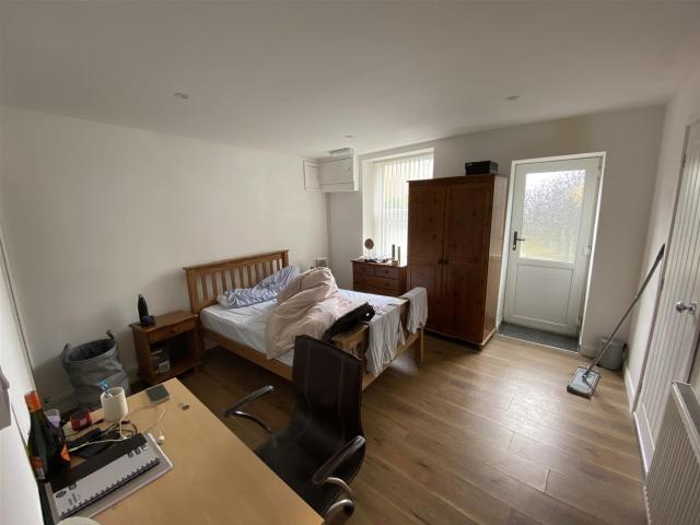 Apartment at Wood Road, Pontypridd