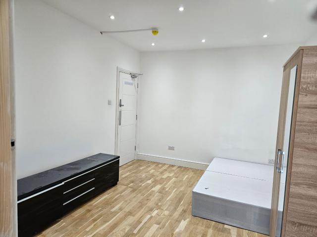 Apartment at Woodmansterne Road, Greater London