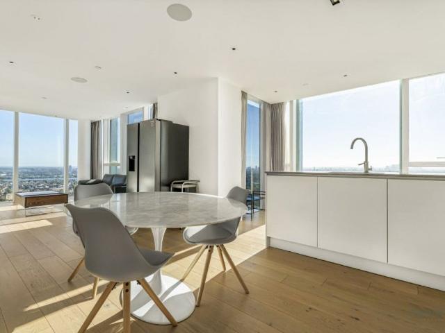 Apartment at Woodberry Grove, Greater London